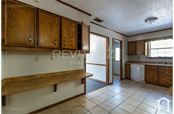 3 Bedroom Single Family House 1801 Princeton Woods Dr W in Mobile, AL ...