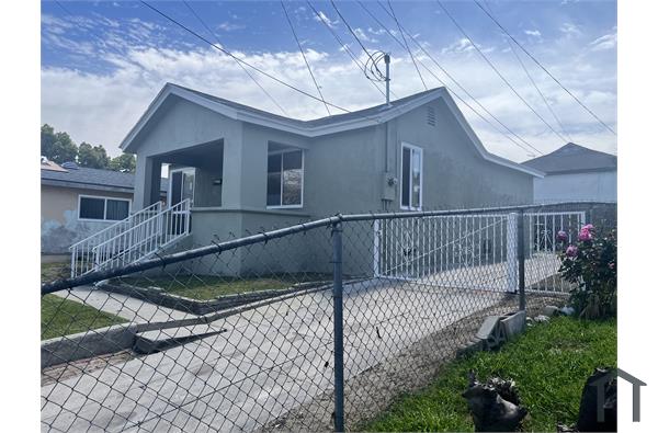 2 Bedroom Single Family House 134 E Lanzit Ave in Los Angeles, CA 90061 ...