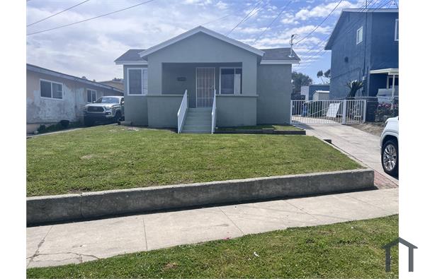 2 Bedroom Single Family House 134 E Lanzit Ave in Los Angeles, CA 90061 ...