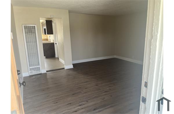 2 Bedroom Single Family House 134 E Lanzit Ave in Los Angeles, CA 90061 ...