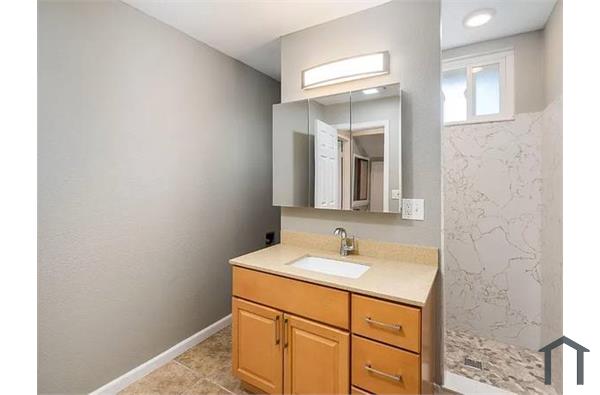 4 Bedroom Single Family House 301 Baylor Dr in Vallejo, CA 94589 ...