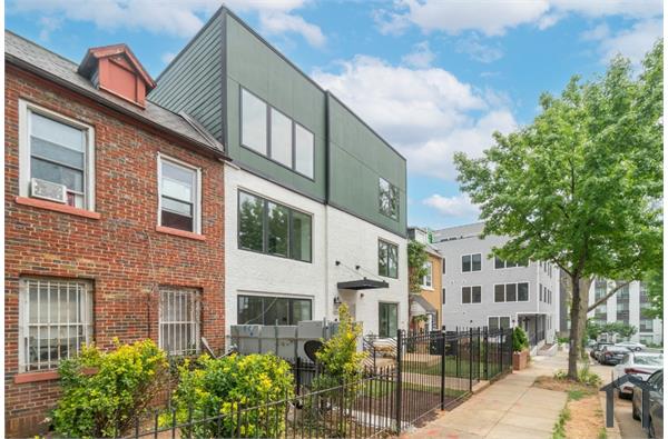 2 Bedroom Apartment 1013 17Th Pl NE in Washington, DC 20002 ...