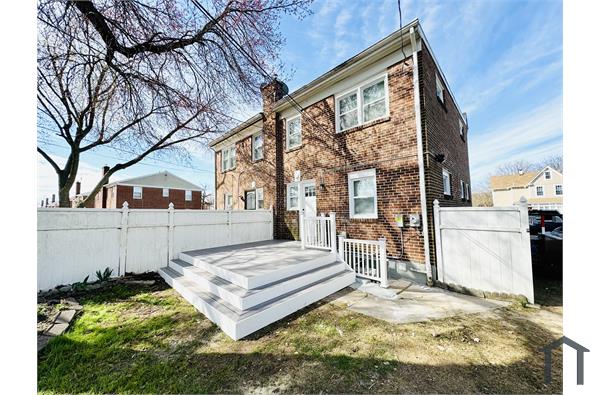 3 Bedroom Townhouse 5927 Cedonia Ave in Baltimore, MD 21206 ...