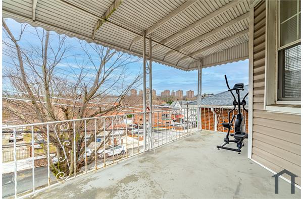 3 Bedroom Apartment 2055 Strang Ave in Bronx, NY 10466 ...