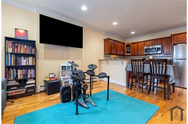 3 Bedroom Apartment 2055 Strang Ave in Bronx, NY 10466 ...