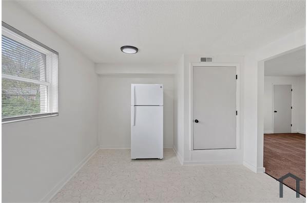 3 Bedroom Apartment 7875 Reading Rd in Cincinnati, OH 45237 ...
