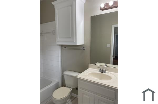 3 Bedroom Townhouse 5825 Swords Dr in Fort Worth, TX ...