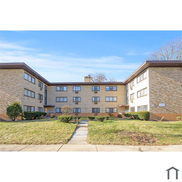 4 Bedroom Townhouse 10618 S Walden Pkwy in Chicago, IL 60643 ...